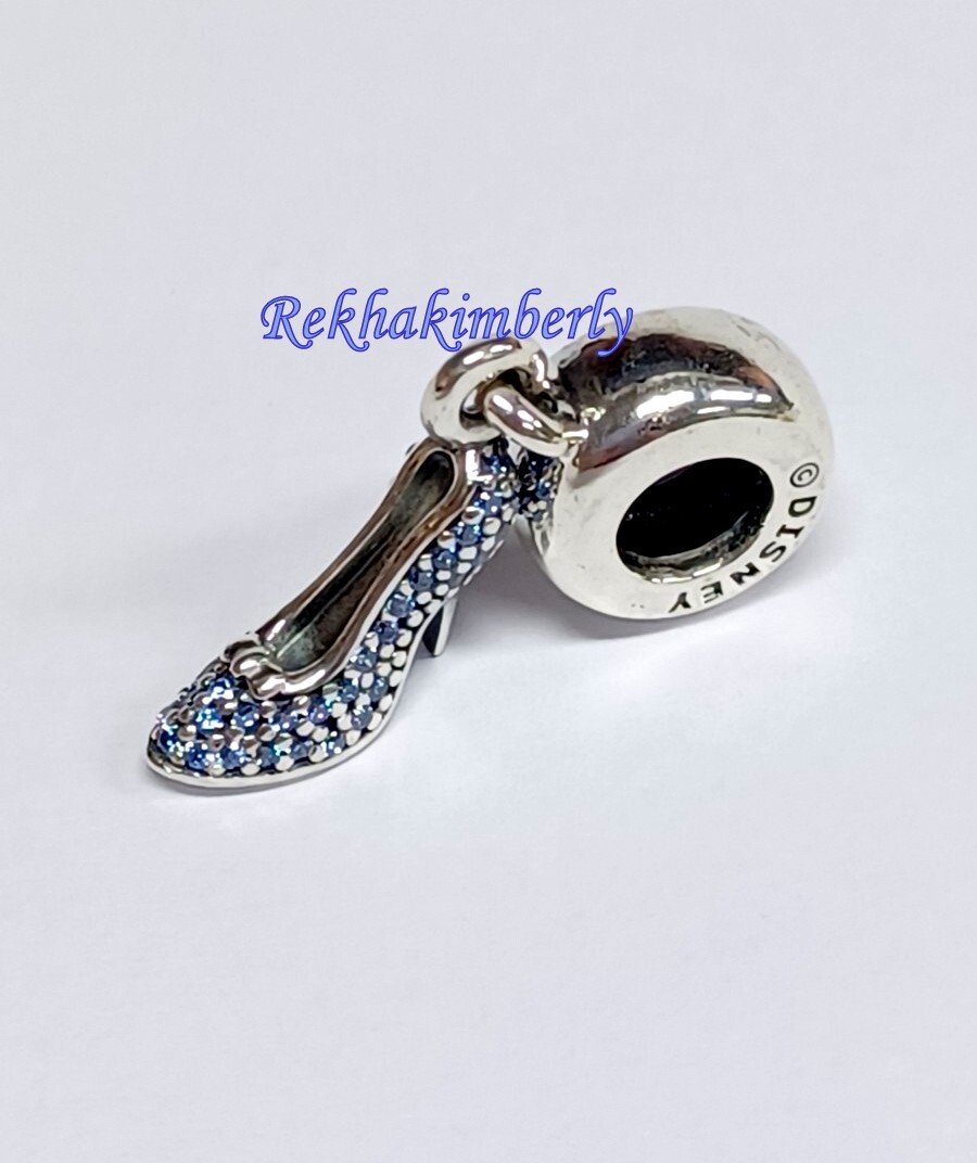 Pandora Disney Cinderalla Sparkling Shoe Charm S925ALE Blue Pandora Disney Cinderalla Sparkling Shoe Charm S925ALE Blue