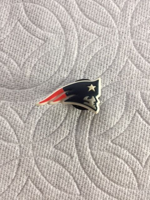 NEW ENGLAND PATRIOTS JIBBITZ NFL JIBBITZ NEW YORK GIANTS JIBBITZ SHOE ...