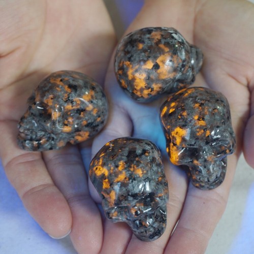 10Pcs Small Yooperlite Fire Stone Crystal Skull Flashing Flame Under UV ...