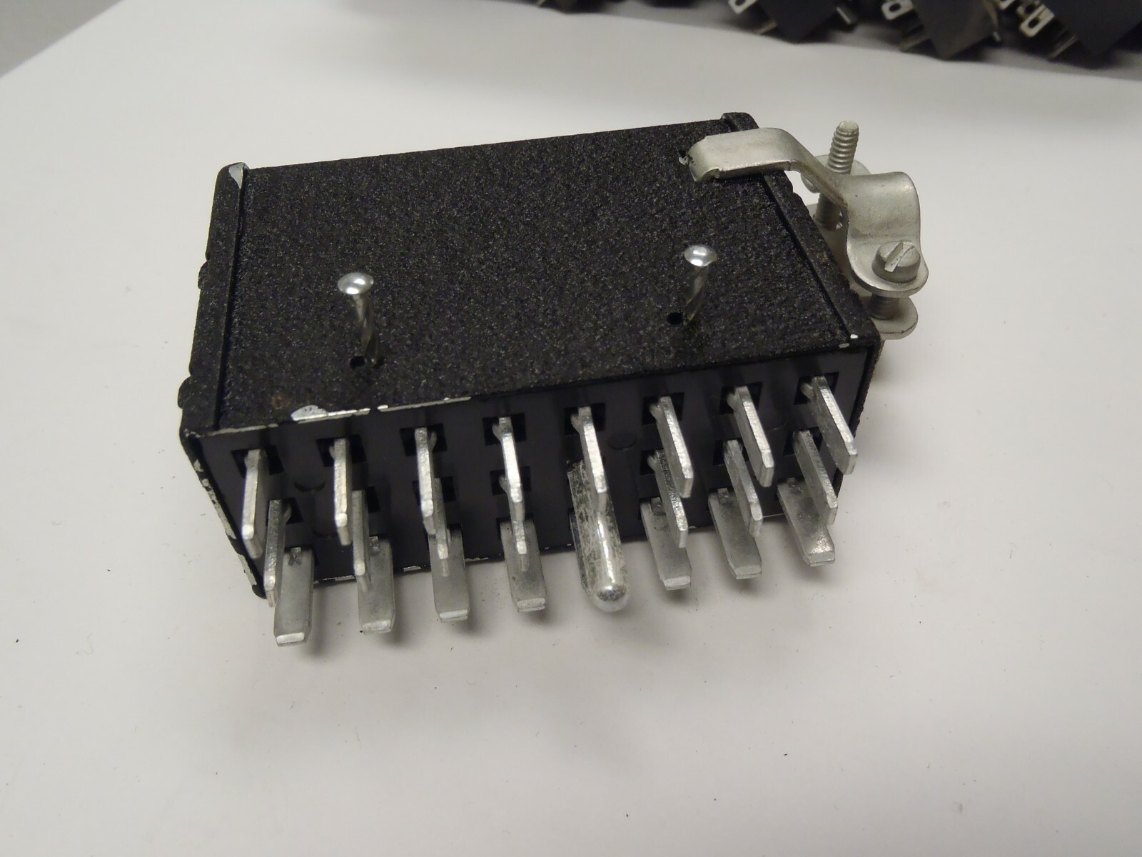 Cinch Jones Plug Male P-324-CCE P324-CCT 24 pin Right Angle Connector ...