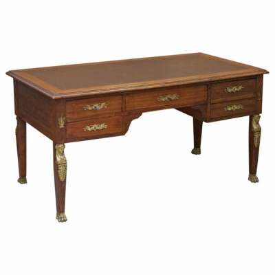 1800-1899 - Desk With Key