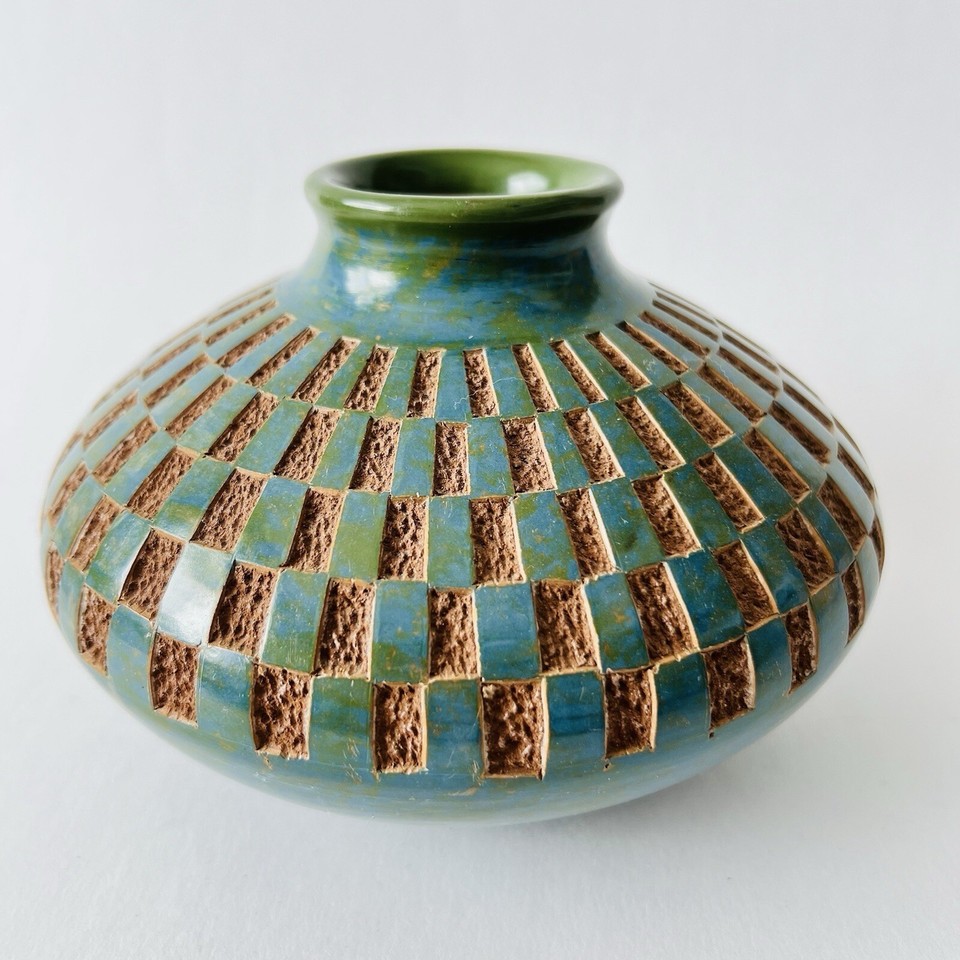 Darwin-Calero Art Pottery Vase Nicaragua Terracotta Clay Incised 4.5"x6 ...