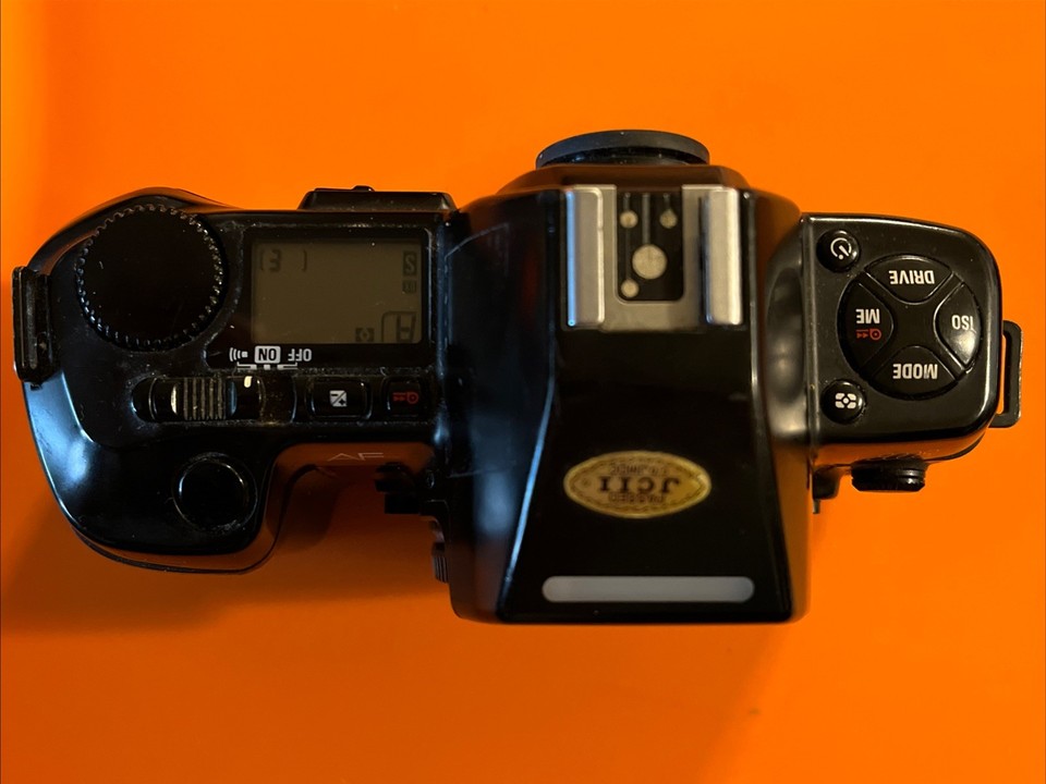 Nikon N8008 Auto Focus 35mm Camera SLR Film w/Box Body Only *TESTED* (1 ...