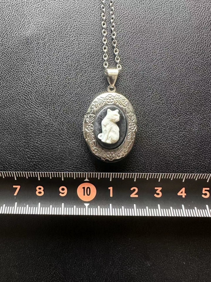 Cameo Mini White Cat Locket Pendant Silver Tone Locket Photo Necklace ...