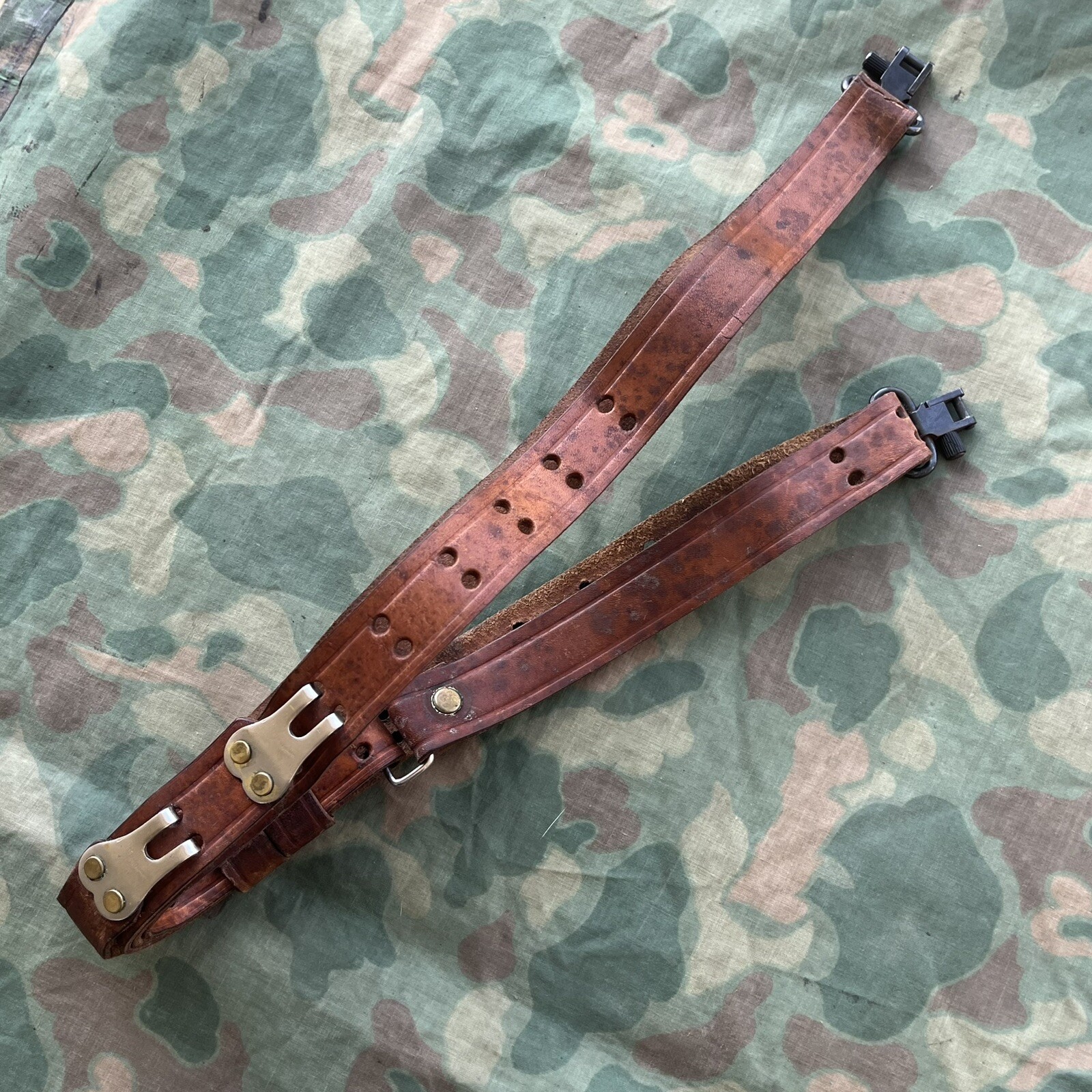 Vintage 1" Adjustable Brown Leather Military Style Sling 1907 Unmarked ...