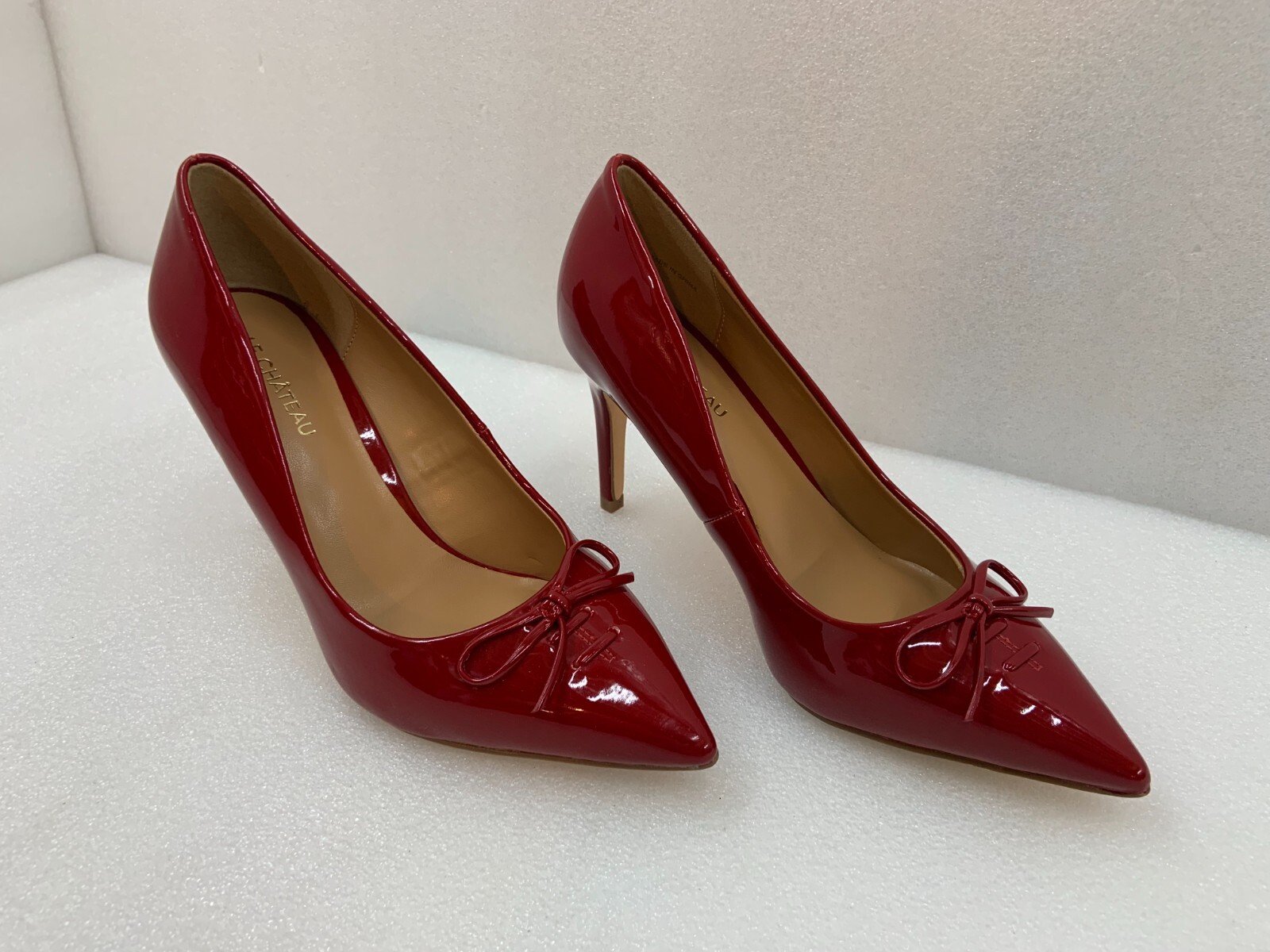Le Chateau Red Pointy Toe 3 1/2" Heels Size 6 - Gem