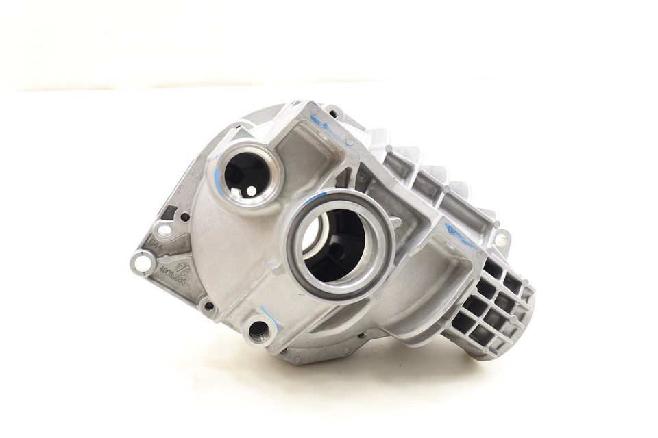 NEW OEM GM Front Axle Differential Carrier Housing 22894020 Chevrolet ...