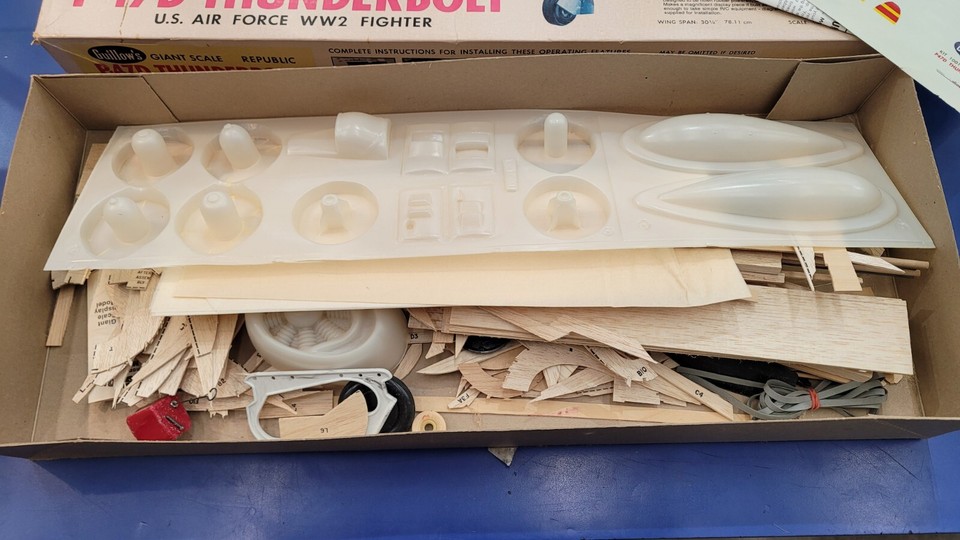 2pc Lot GUILLOWS Balsa Wood Aircraft Model Kit Corsair Thunderbolt ...