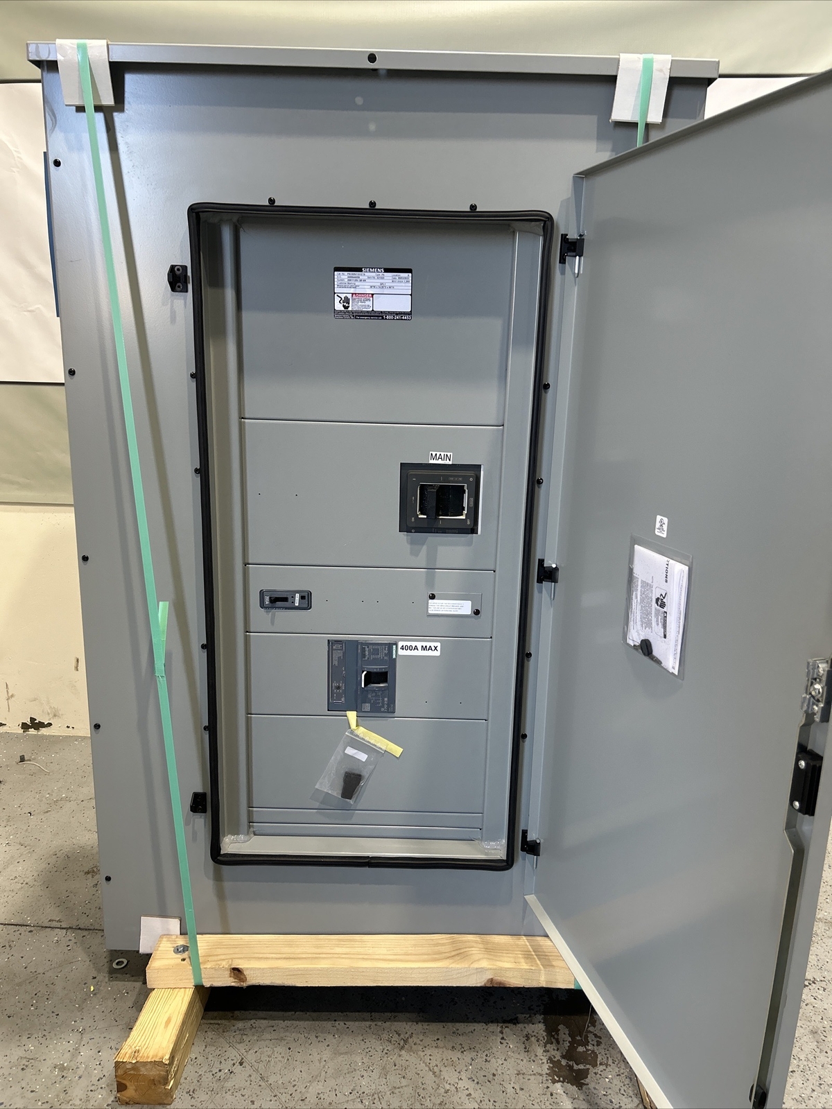 1200 Amp Main Breaker Panel P5 Nema 3R 208y/120v 3Ph 4w New In Stock ...