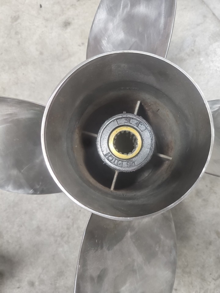 4 Blade Signature Prop Bravo 1 LH | eBay