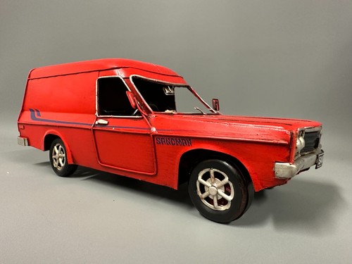 BNWT Boyle Industries 28cm Red HZ Sandman Tin Automobelia Collector ...