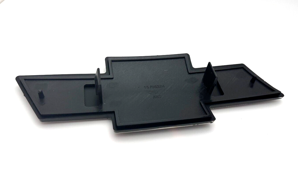 1999-02 Chevy Silverado, 00-06 Tahoe/Suburban Gloss Black Grille Emblem ...