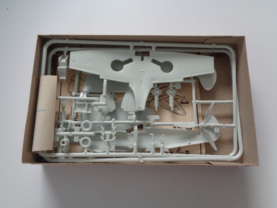 L253 Revell Model Kit H-611 - Supermarine Spitfire MkII 1/72 | eBay UK