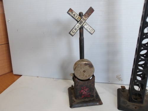 VINTAGE MARX Railroad Crossing, & Towering Spotlight, Bulbs work(7469 ...