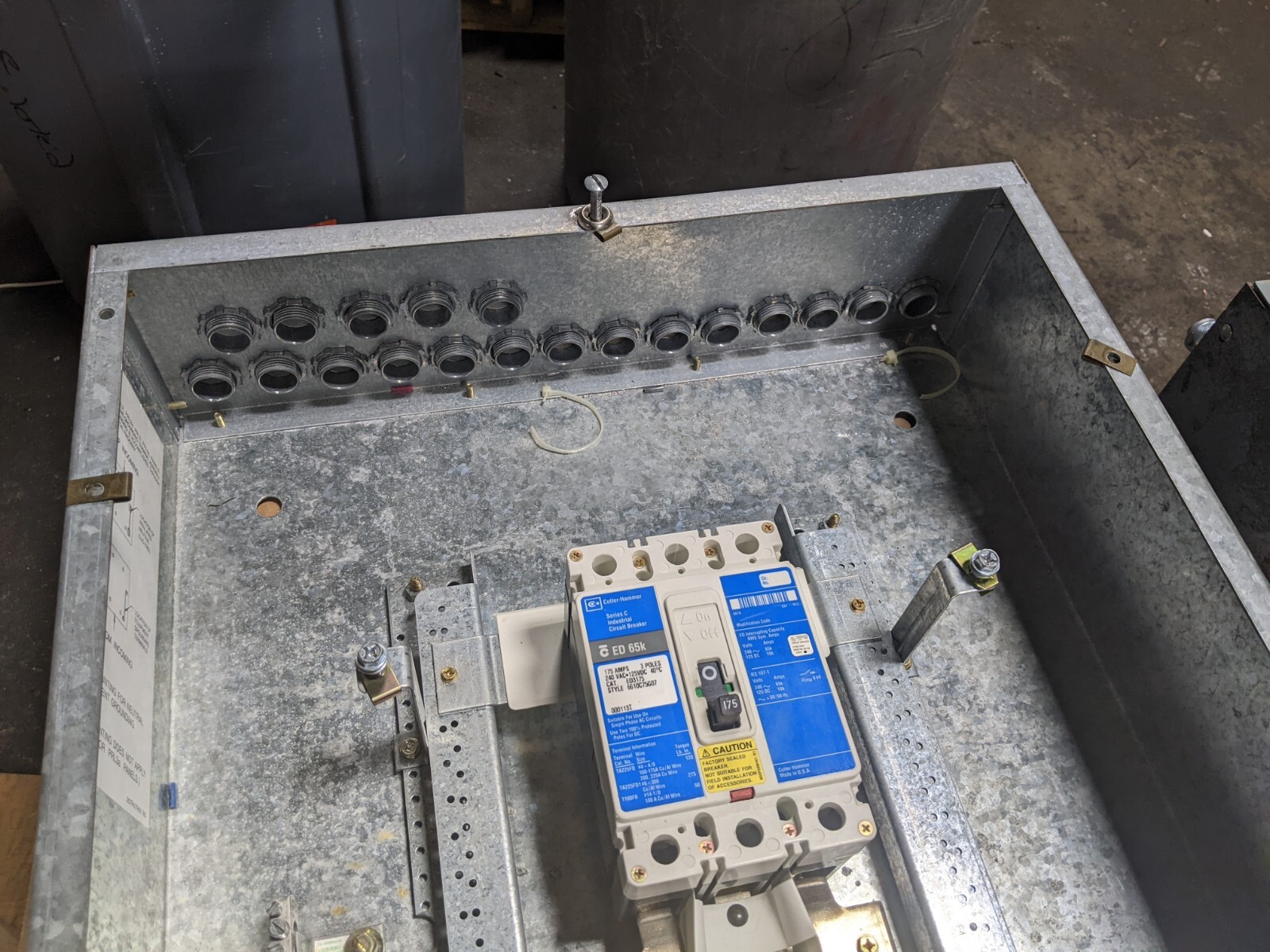 Cutler Hammer PRL1A Pow-R-Line Panelboard 225 AMP 208Y/120VAC 3 Phase ...