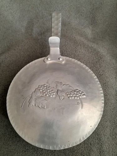 Vintage Hand Forged Aluminum Silent Butler's Crumb Catcher Everlast ...