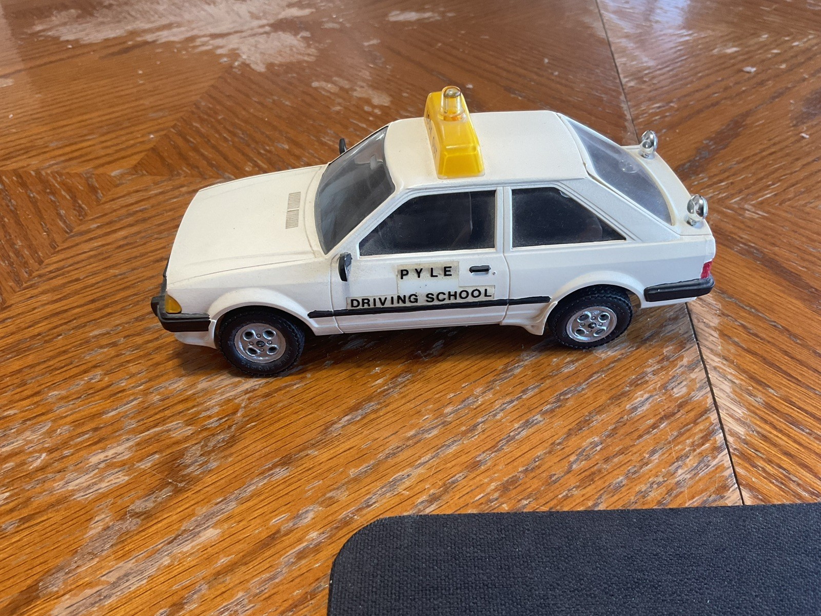 1/25 Vintage White Ford Escort Driving School Model Kit Rare | eBay