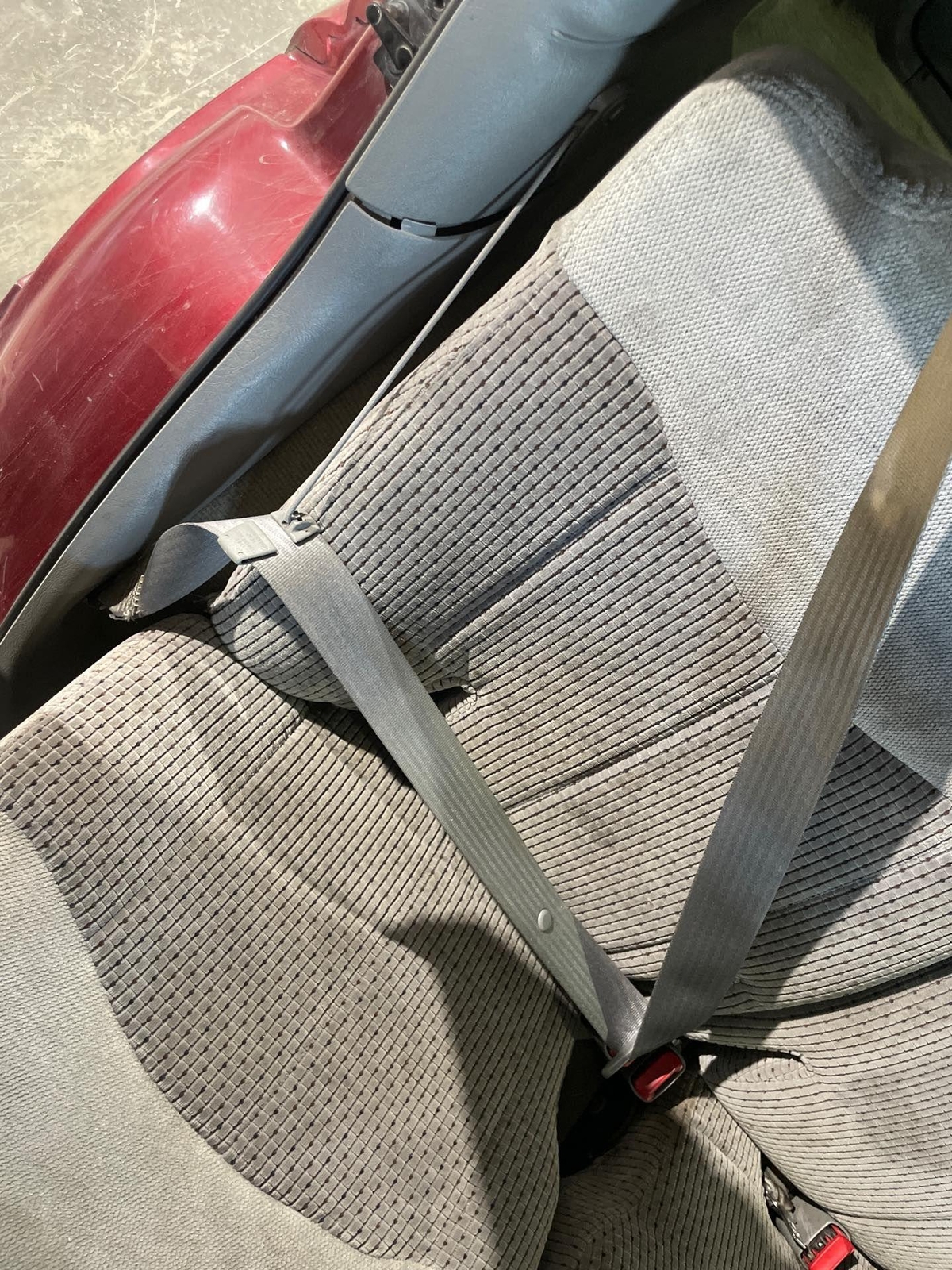 1995 GMC Jimmy S15 Passenger RH Right Gray Rear Seat Belt Retractor | eBay