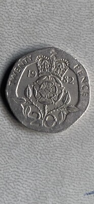 **GENUINE** 1982 20p Twenty Pence Coin **ORIGINAL FIRST YEAR MINT ...