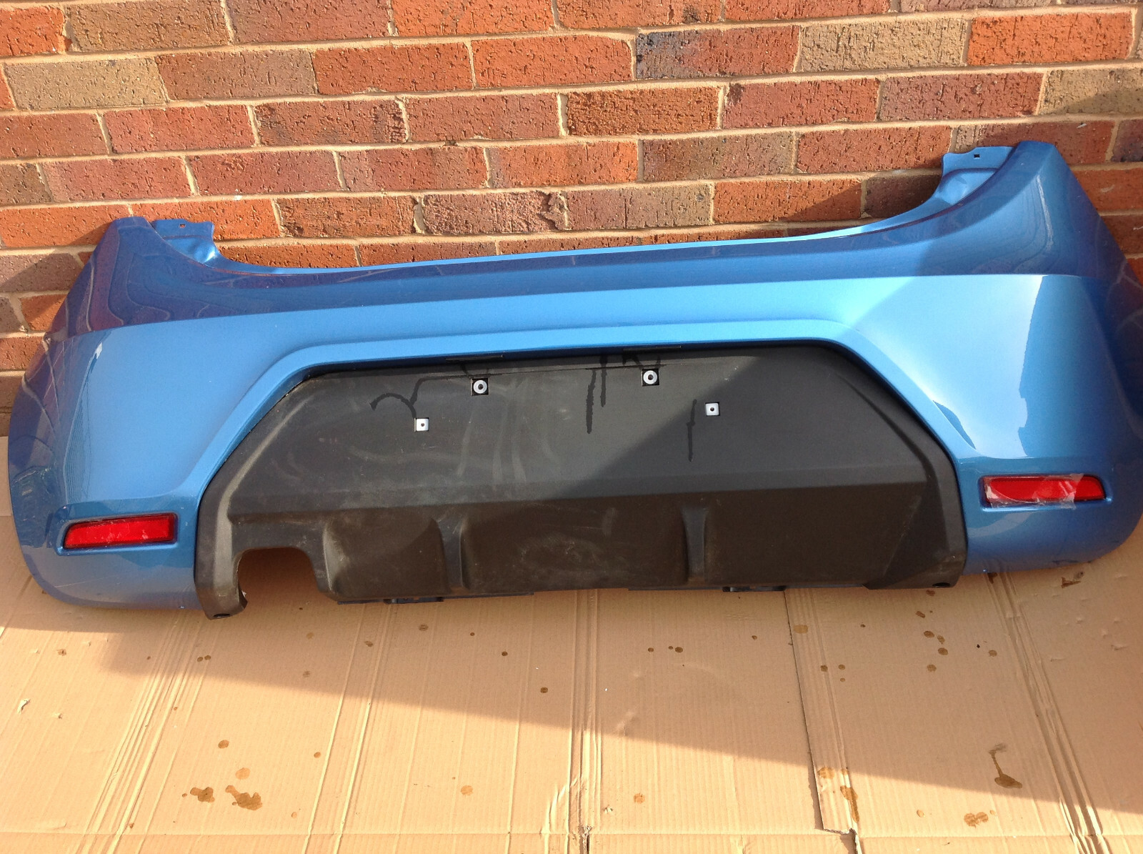 Mg3 MG 3 Rear Bumper Complete Reflector Lights & Diffuser White ...