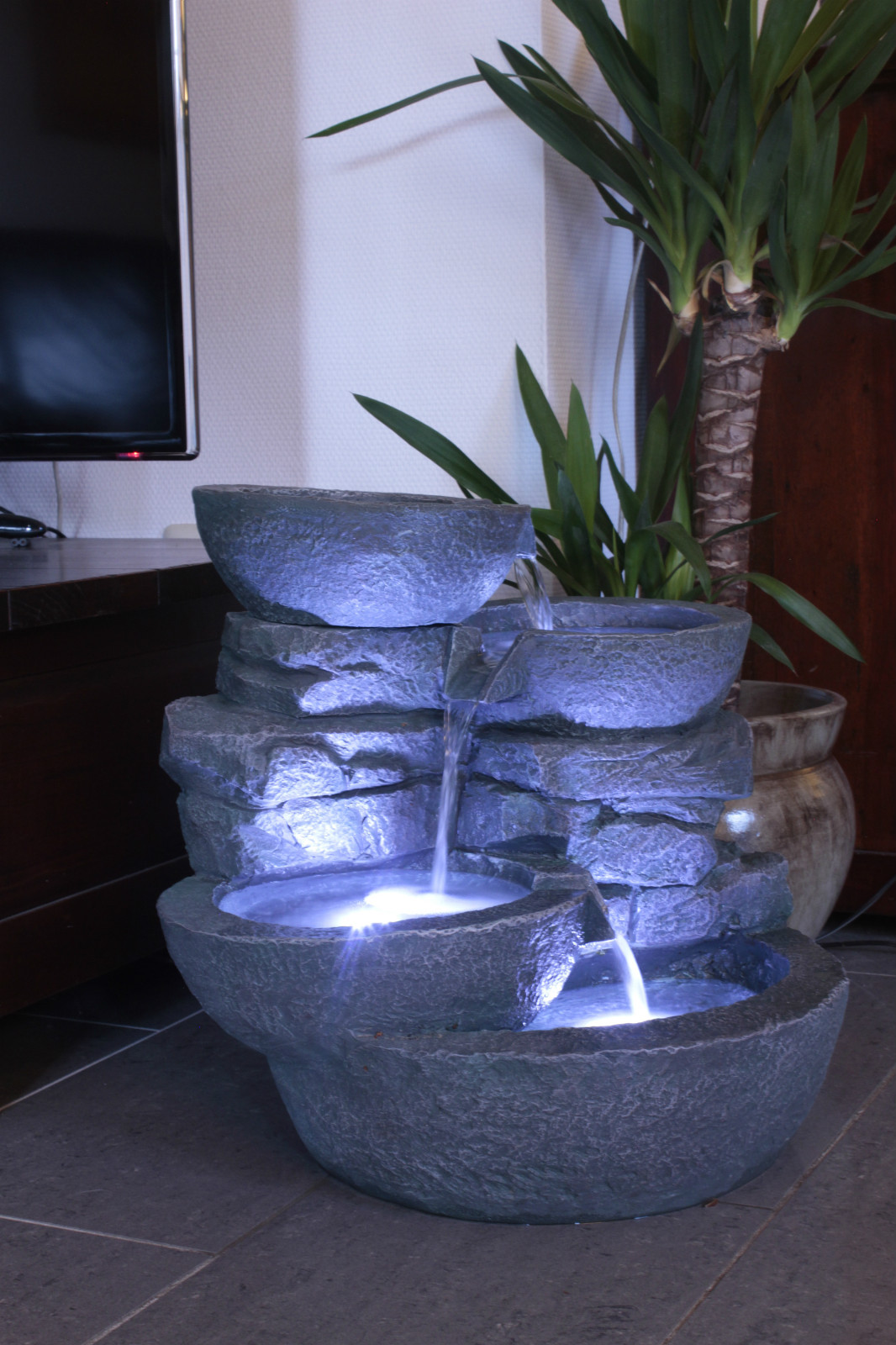Zimmerbrunnen Groß Cascades mit LED Beleuchtung