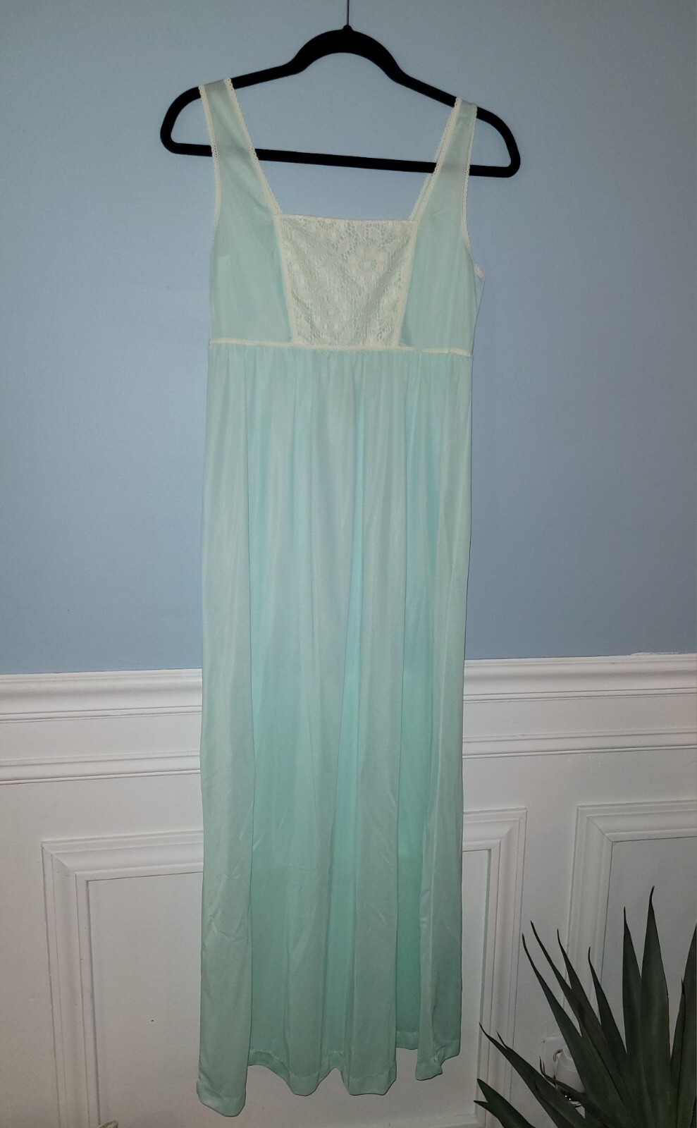 Vintage Mint Green Satin Gown & Robe Lingerie W/ Ivor… - Gem