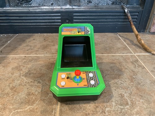 2005 Excalibur Frogger Electronic Tabletop Arcade Game Konami Atari | eBay