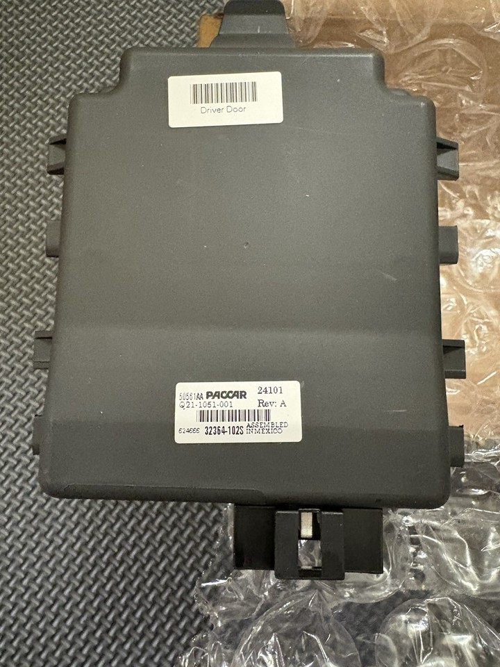 PACCAR OEM DRIVER SIDE DOOR CONTROL RELAY MODULE Q21-1051-001. Kenworth ...