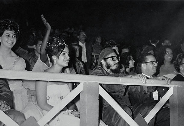 Prime Minister Fidel Castro President Osvaldo Dorticos watch ca- 1962 ...