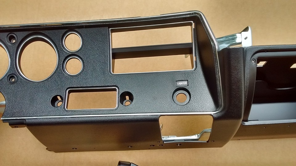 70 71 72 Chevy Chevelle SS Dash instrument cluster panel bezel assembly ...