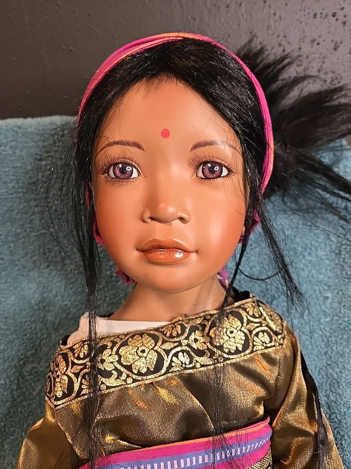 Beautiful *RARE* DWI SAPTONO 36in Porcelain Sitting Doll Masterpiece ...