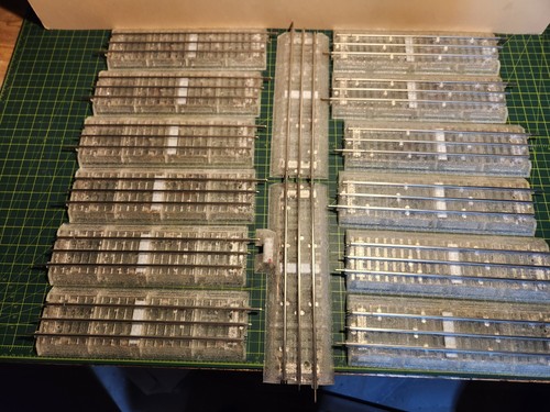 Lionel FasTrack: 11 Lighted Track (2025010) & 1 Lighted Terminal Track ...