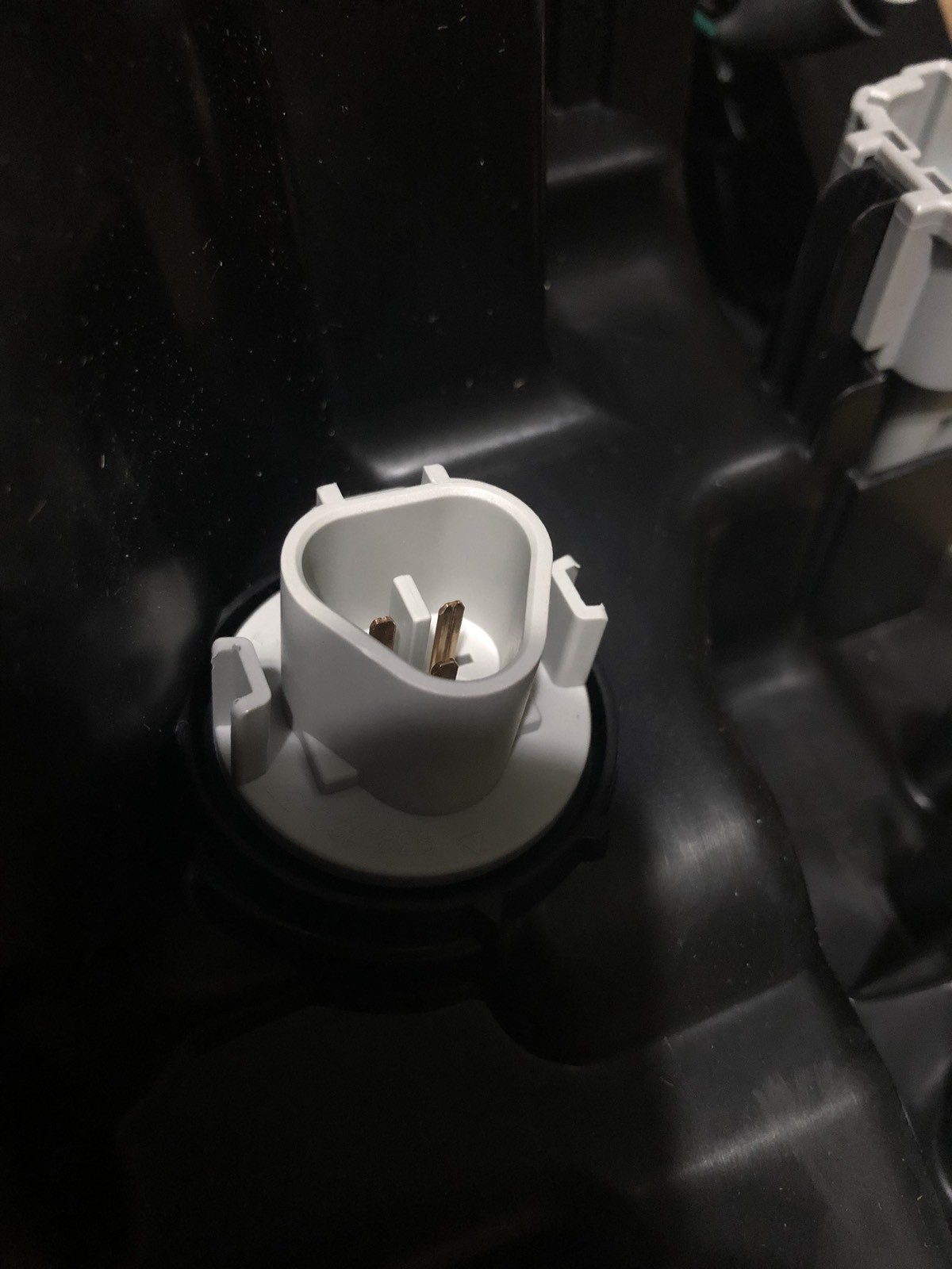 Like New OEM Nissan Rogue RH Headlamp Assembly 26010-6FL0A | eBay