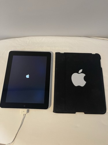 Apple iPad A1219 32 GB original iPad & Case and charger - Bundle - read ...