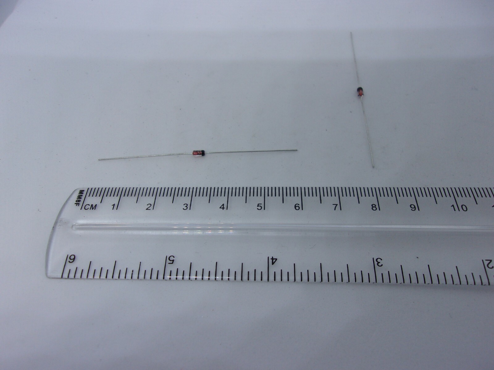 20 Pcs Pack Lot Silicon Planar Zener Diodes 1/2W 0.5W DO-35 Package DIP ...