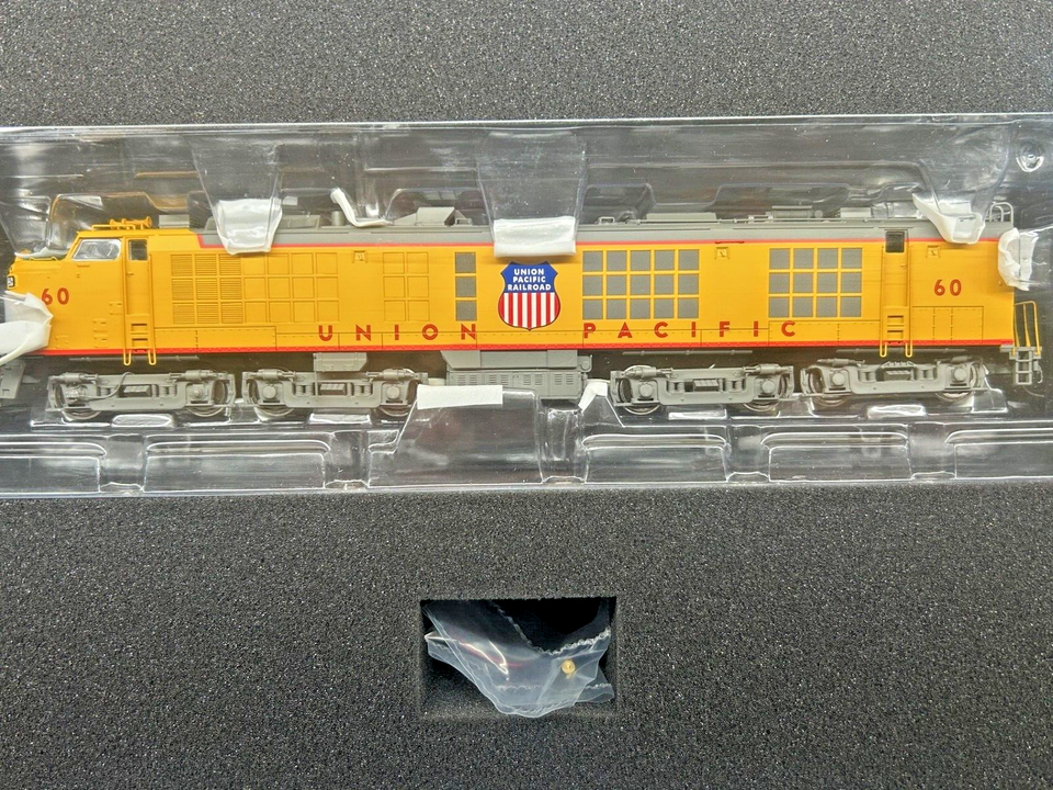 UNION PACIFIC - 1st GEN GAS TURBINE #60 LOCO - DC/DCC plug - HO Scale ...