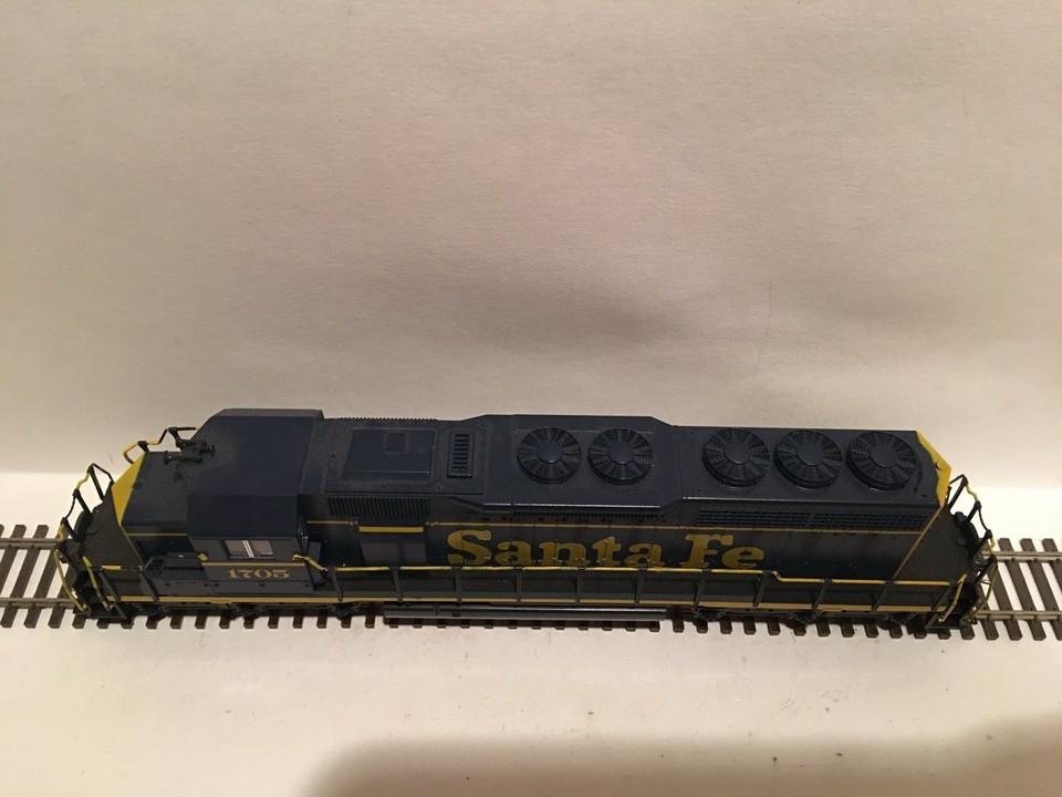 HO Kato 37-01G Santa Fe EMD SD40 Powered Diesel Locomotive ATSF #1705 ...