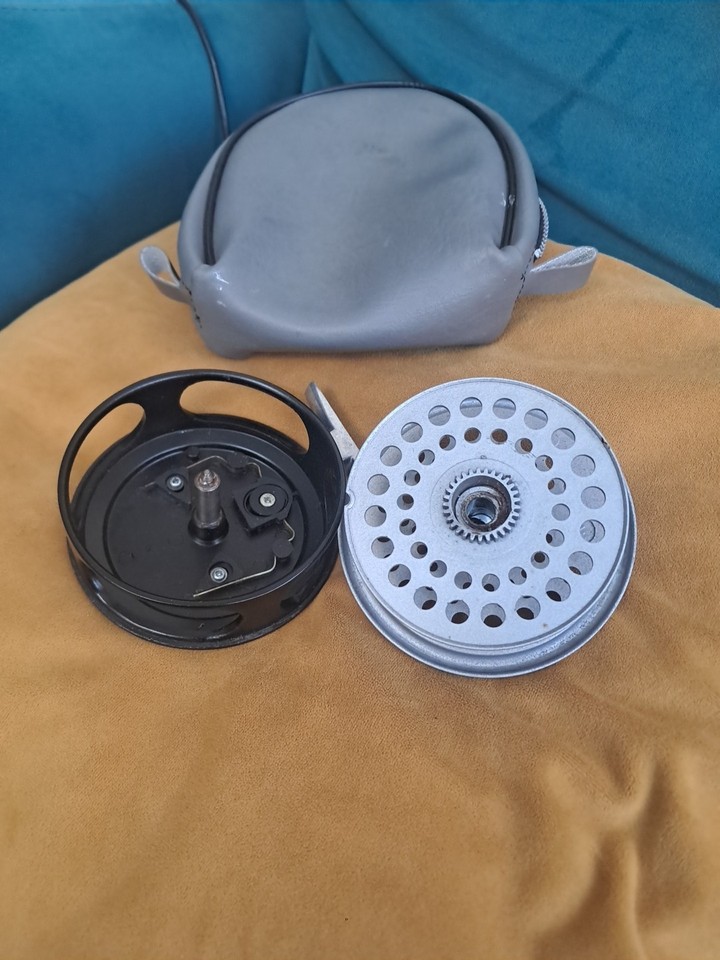 Leeda Rimfly King Size Fly Fishing Reel Vintage 3.5" In Soft Reel Case ...
