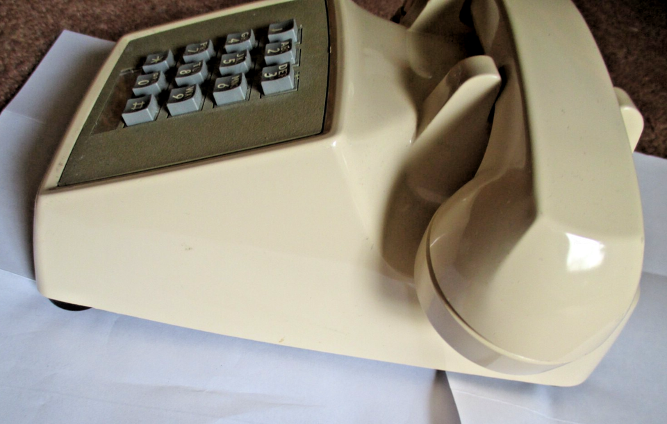 Vintage Tan Bell System Western Electric 2500DMG Push Button Desk Phone ...