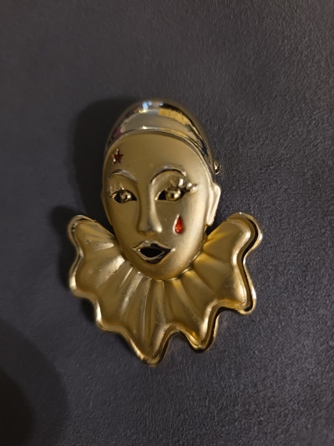 Gold Tone Sad Crying Face Clown Brooch Unmarked Vint… - Gem