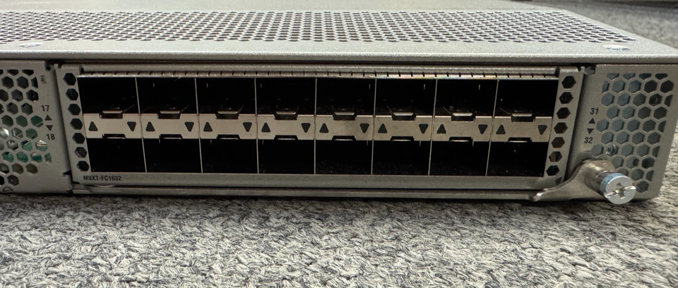 Cisco MDS 9132T DS-C9132T-K9 32GbE Fibre Channel Switch w/ Modules M9XT ...