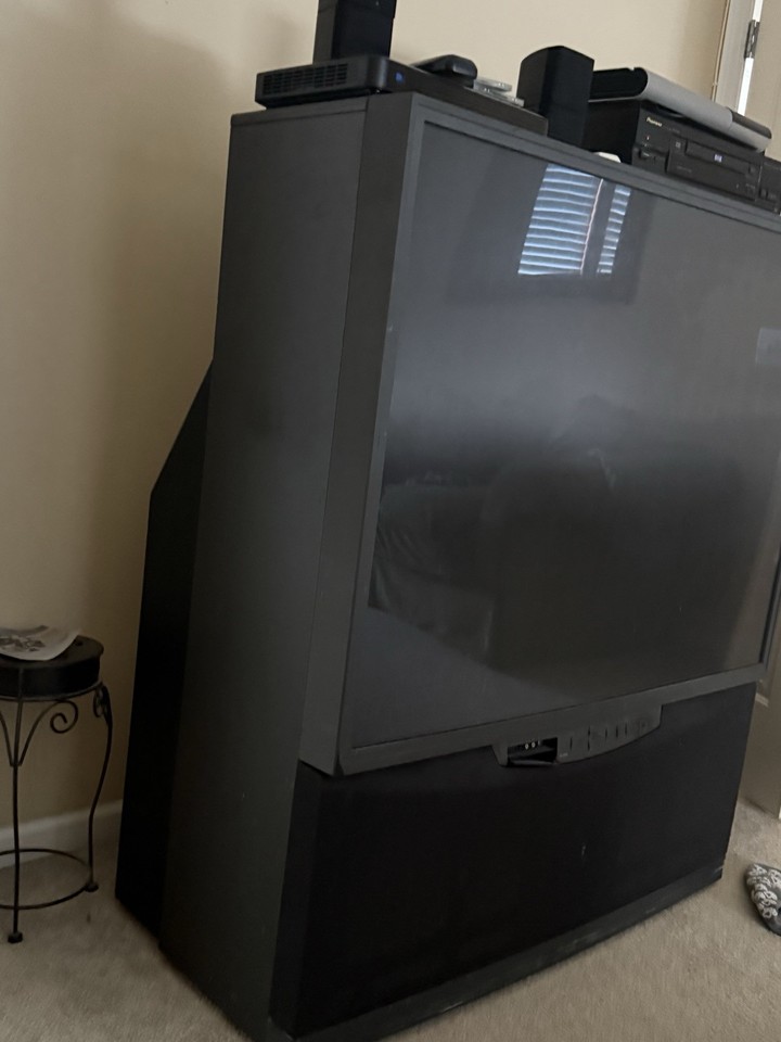 Toshiba 50HX81 50" 1080i HD Rear-Projection Television 22265261378| eBay