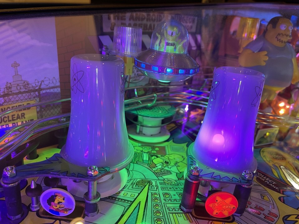 The Simpsons Pinball Party (TSPP) Kang the Conqueror "Flying" UFO Mod ...