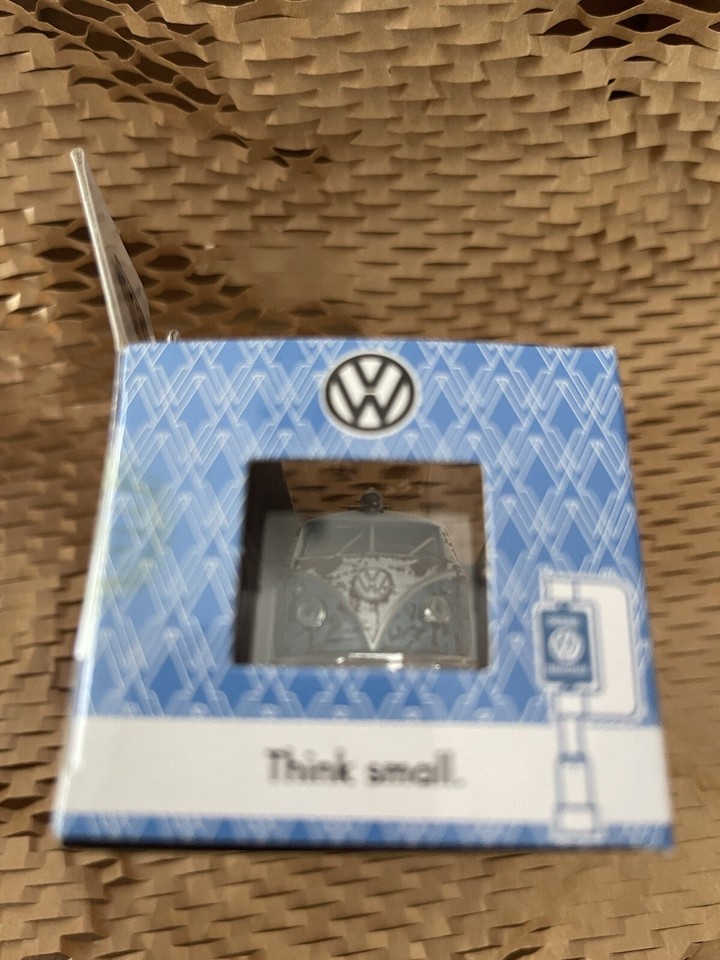 2024 M2 Machines "VW Think Small" 1958 VW MICROBUS 15 WINDOW USA MODEL ...