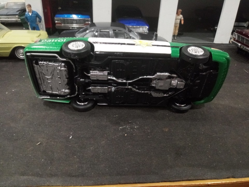 Lindberg 1/25 Kit Ford Crown Victoria Model border Patrol car | eBay