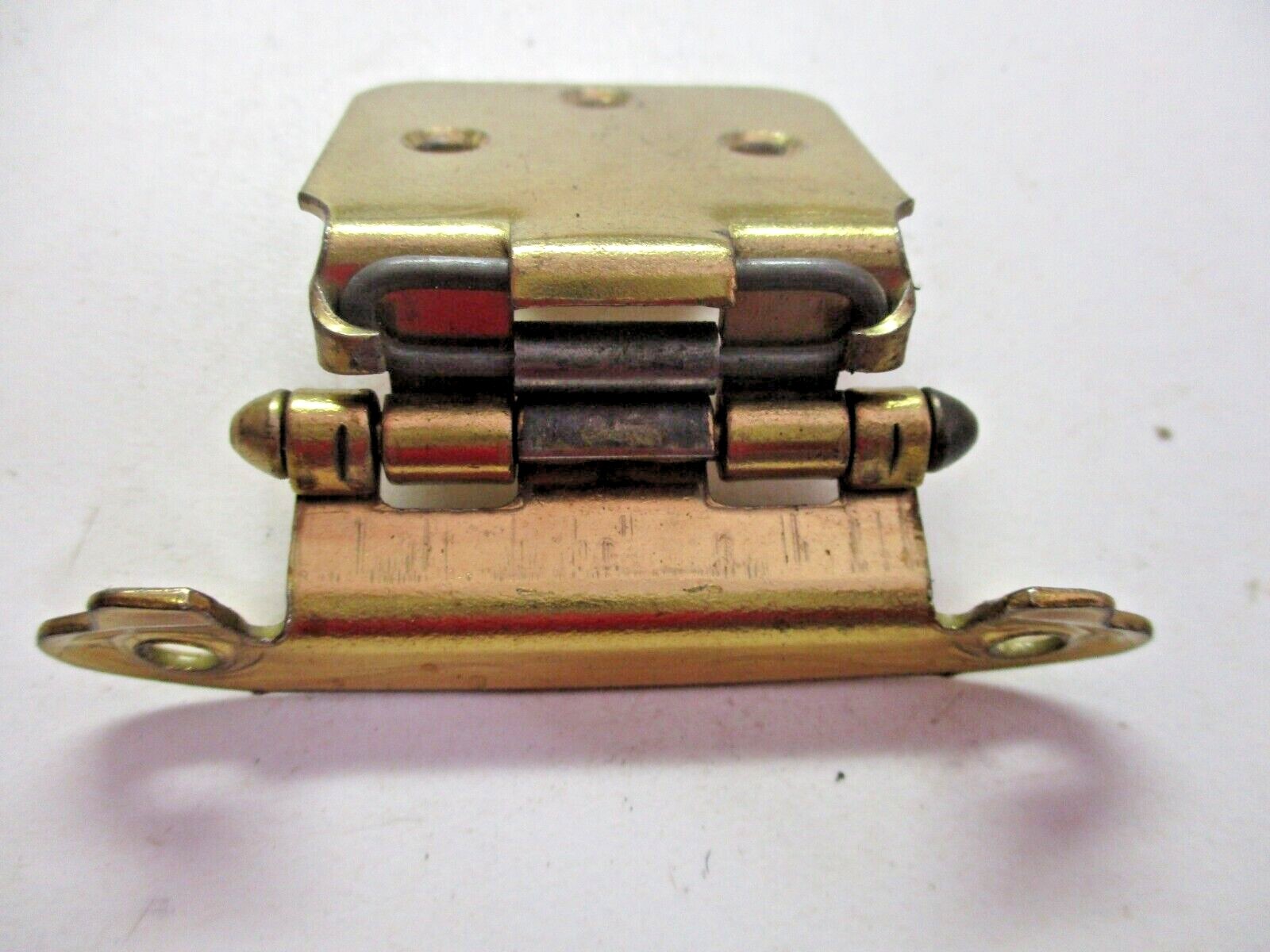 USIP Taiwan Cabinet Door Hinge 1 Bright Brass Self Close Variable O'lay ...