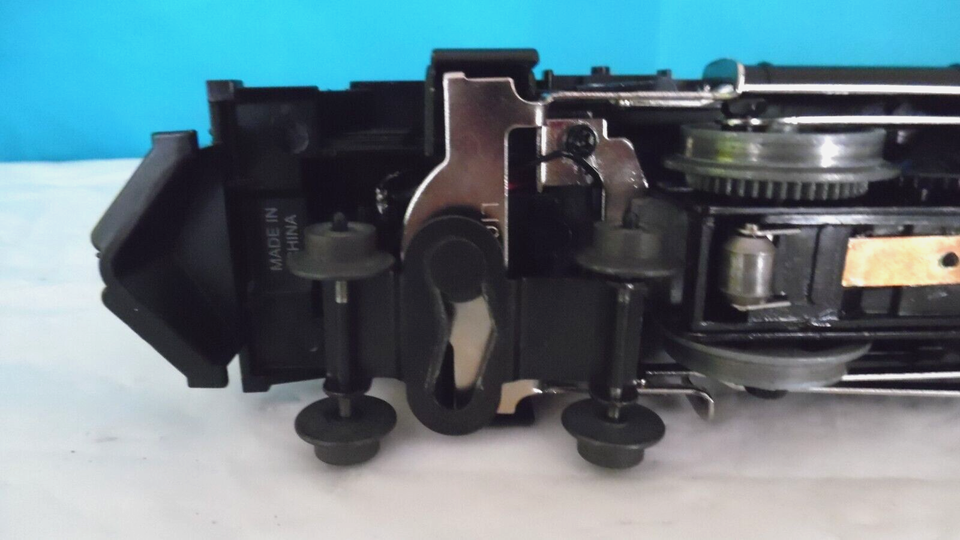 Lionel Lines STEAM LOCOMOTIVE #1900 & RAIL SOUNDS TENDER (Crew Talking ...