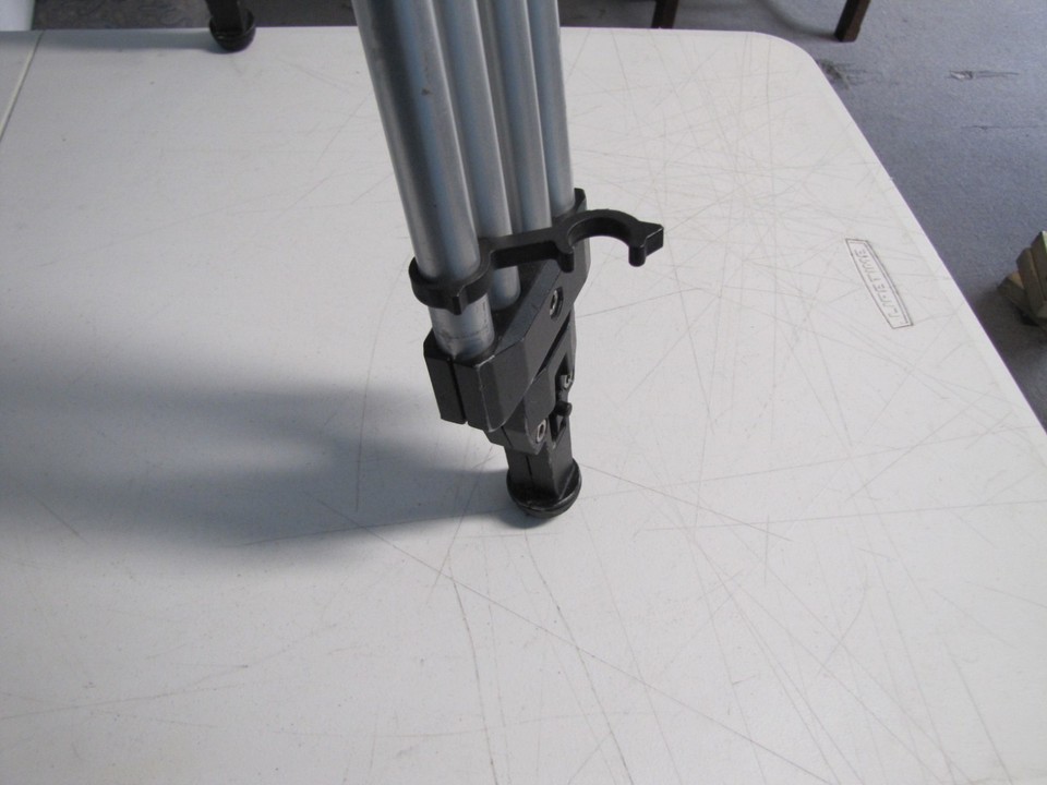 Manfrotto 3191 Bogen 350 Tripod Twin Fork Legs w Manfrotto 516 Video ...