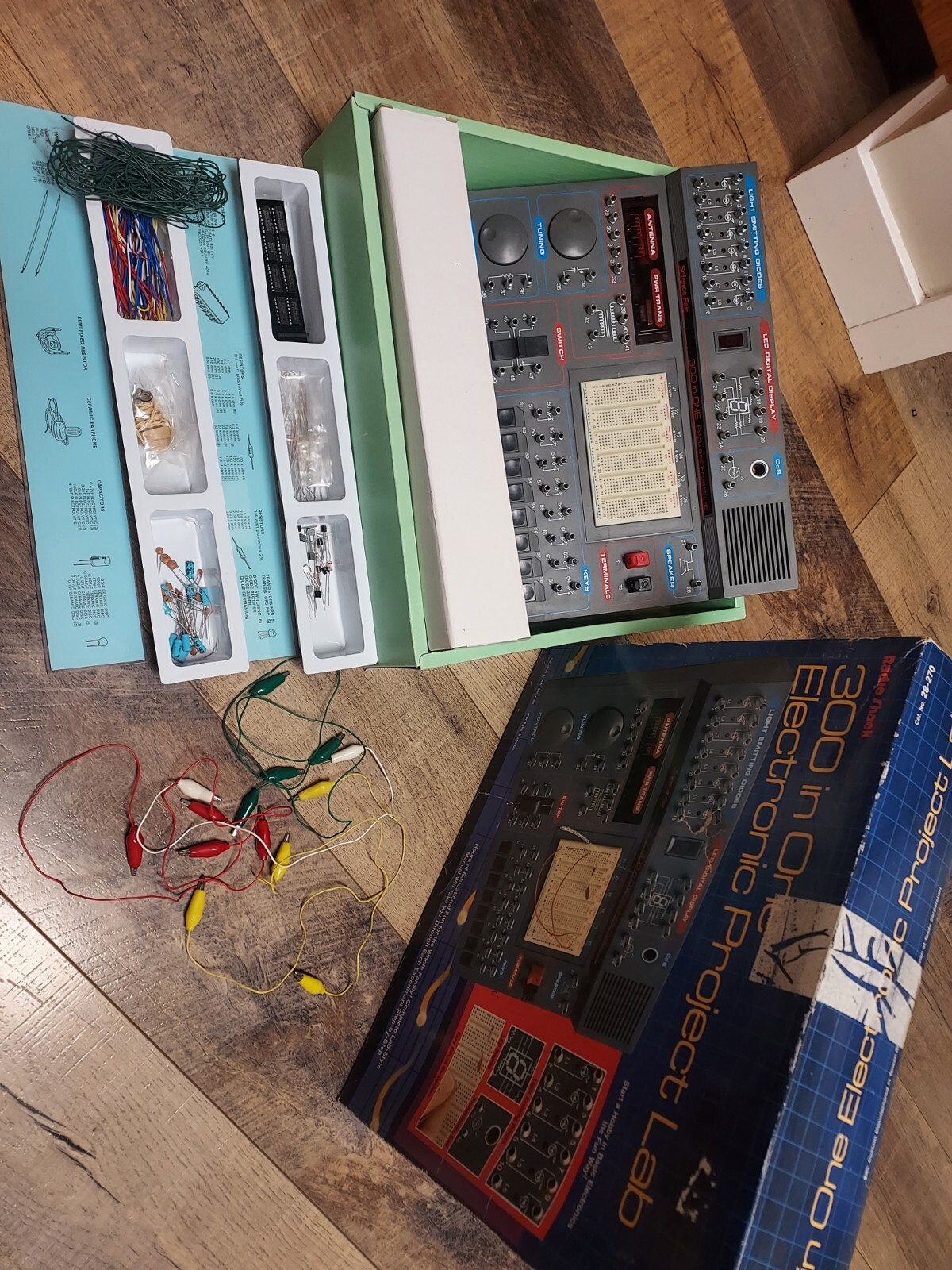 Science Fair Electronic Project Lab 300 in One Kit - 28-270 | eBay