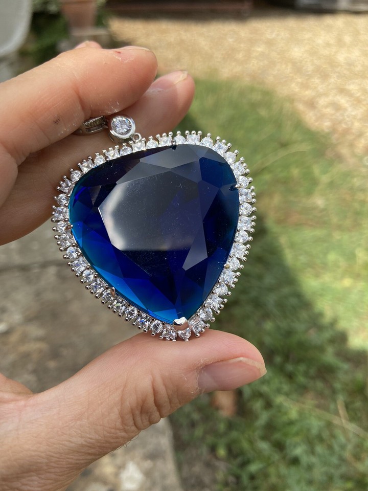 Titanic Heart of The Ocean Necklace & Pendant 55 Carat Deep blue ...